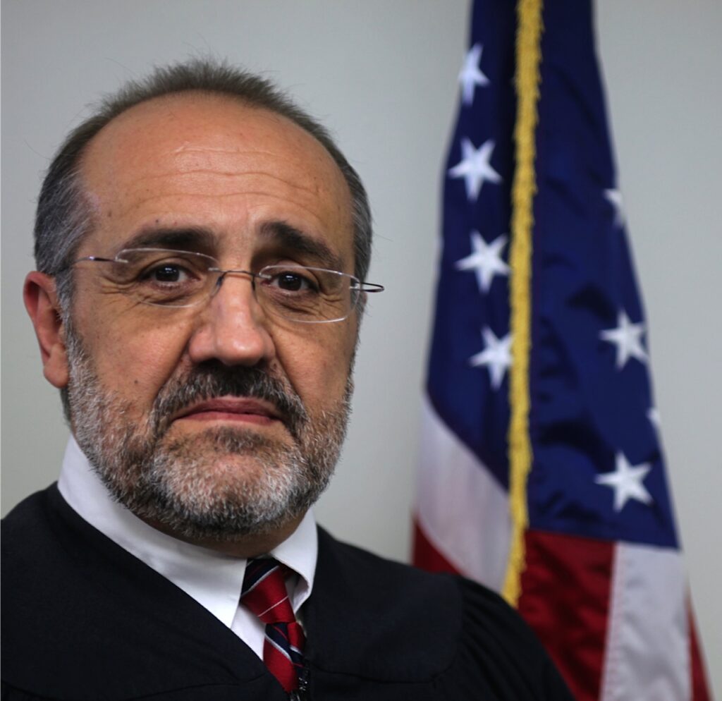 Biography: Garagozlo, Benjamin – Eighteenth Judicial Circuit Courts